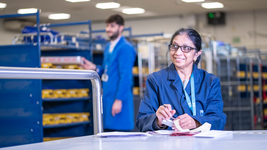 Financial Delivery Services | Sectors | DX Delivery